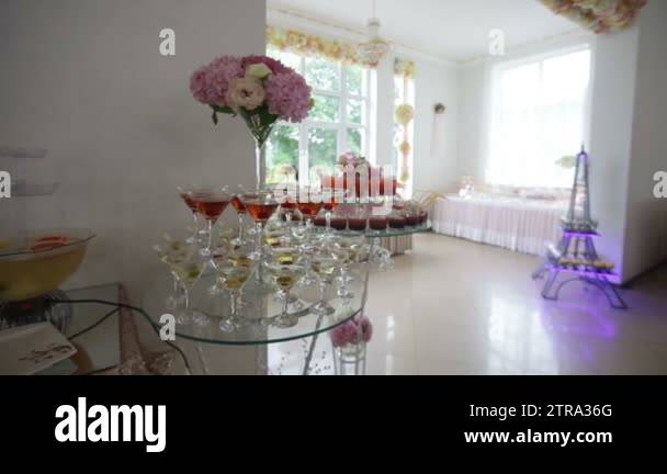 Cocktails reception Stock Videos & Footage - HD and 4K Video Clips - Alamy