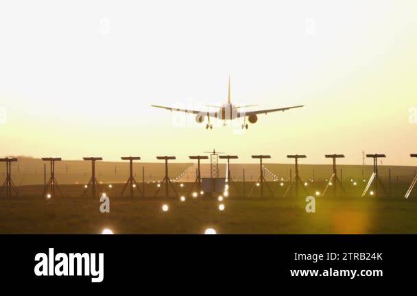 Aeroplane on runway Stock Videos & Footage - HD and 4K Video Clips - Alamy