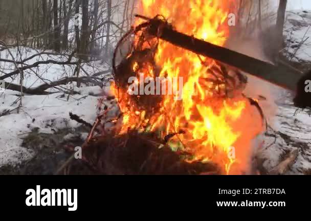 Burning electrical copper wires in Stock Videos & Footage - HD and 4K ...