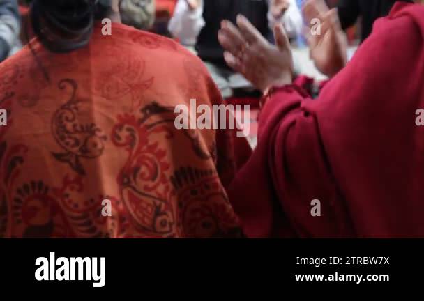 Traditional clap hands Stock Videos & Footage - HD and 4K Video Clips ...