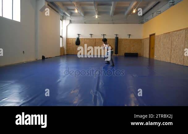 Boxing coaches Stock Videos & Footage - HD and 4K Video Clips - Alamy
