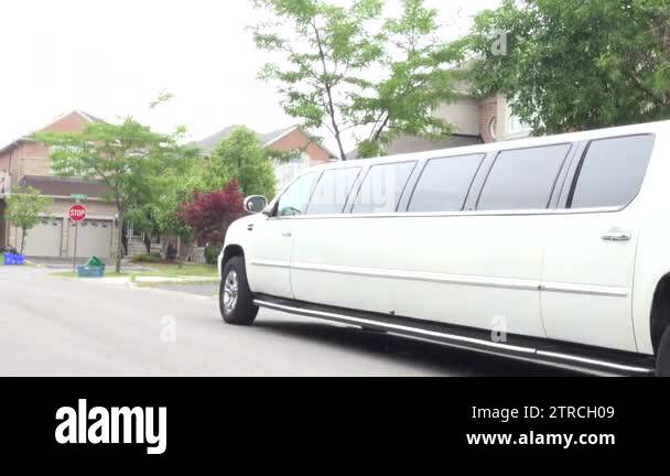 Long limo Stock Videos & Footage - HD and 4K Video Clips - Alamy