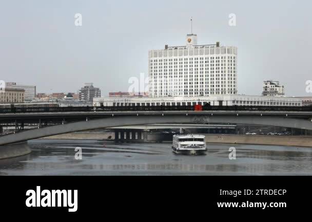 Metro ferry Stock Videos & Footage - HD and 4K Video Clips - Alamy