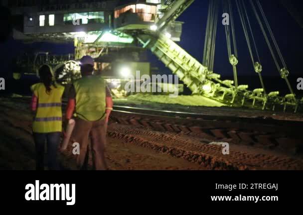 Female bin workers Stock Videos & Footage - HD and 4K Video Clips - Alamy