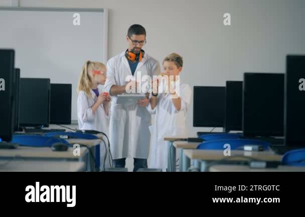 Computer lab children Stock Videos & Footage - HD and 4K Video Clips ...