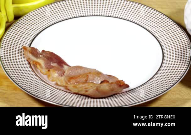 Tomato egg and bacon Stock Videos & Footage - HD and 4K Video Clips - Alamy