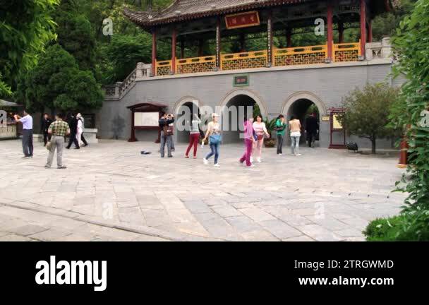 People visit Huaqing hot springs in Xian, China Stock Video Footage - Alamy