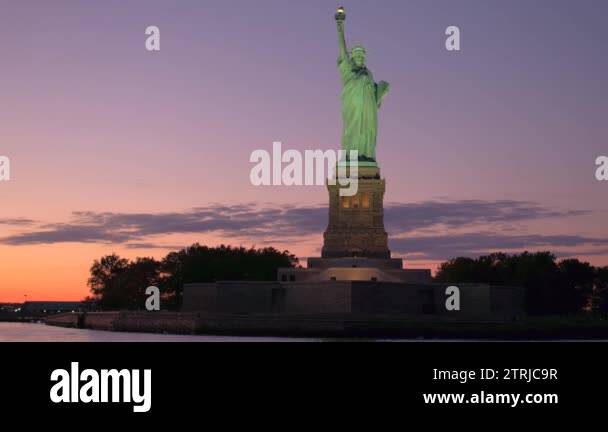 CLOSE UP: Iconic Lady Liberty - the Statue of Liberty National Monument ...