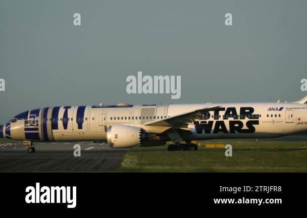 Boeing 787-9 Dreamliner Star Wars R2-D2 Livery taxiing Stock Video ...