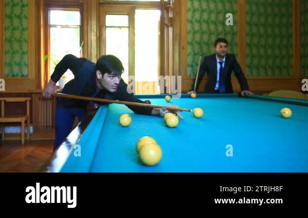 Men snooker Stock Videos & Footage - HD and 4K Video Clips - Alamy