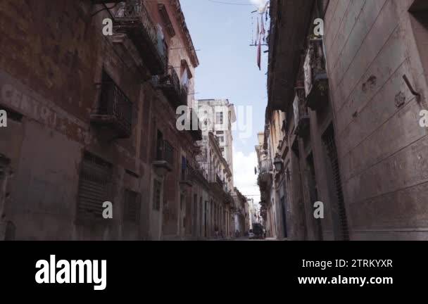 CUBA, HAVANA - OCTOBER 15, 2016: city tour, visit the main attractions ...