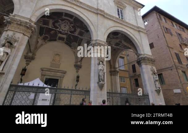 Sienas Stock Videos & Footage - HD and 4K Video Clips - Alamy