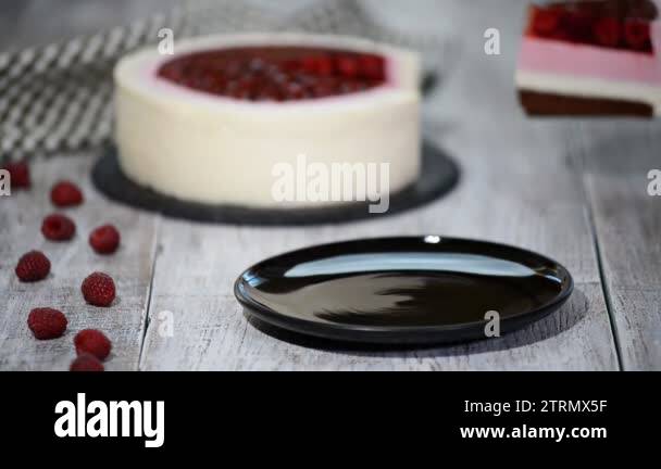 Raspberry torte Stock Videos & Footage - HD and 4K Video Clips - Alamy