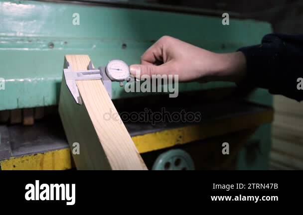 Calipers measuring Stock Videos & Footage - HD and 4K Video Clips - Alamy