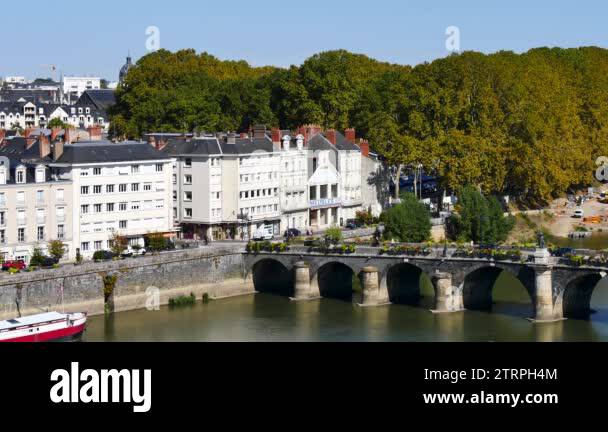 The Verdun bridge in Angers (France) is a masonry vaulted bridge with ...