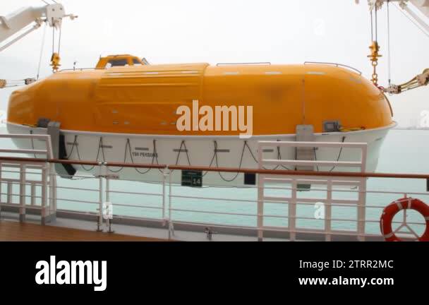 Loaded deck Stock Videos & Footage - HD and 4K Video Clips - Alamy