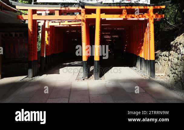 Senbon torii Stock Videos & Footage - HD and 4K Video Clips - Alamy