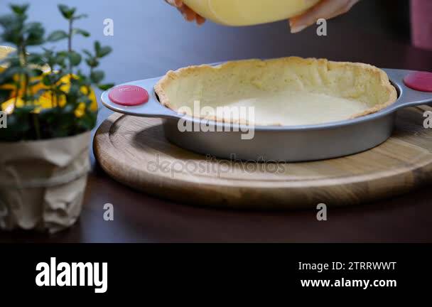 Citron tart Stock Videos & Footage - HD and 4K Video Clips - Alamy