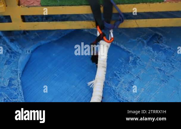 Bungee jump scared Stock Videos & Footage - HD and 4K Video Clips - Alamy