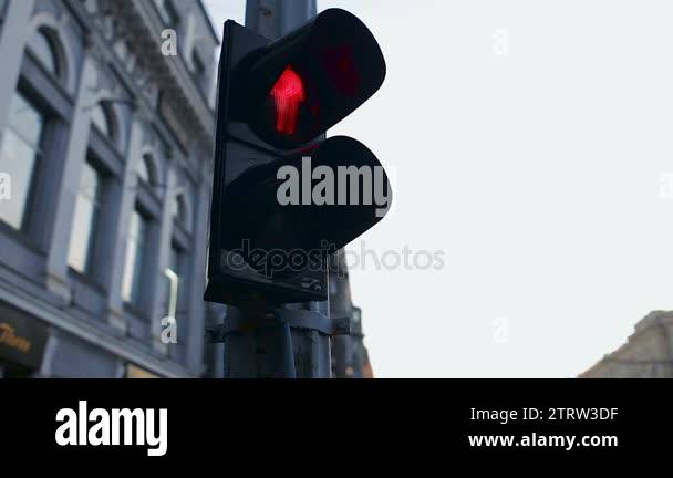 Green light change Stock Videos & Footage - HD and 4K Video Clips - Alamy