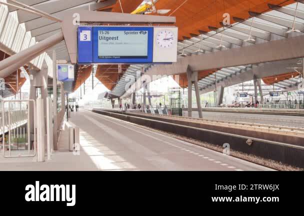 Rail track platform Stock Videos & Footage - HD and 4K Video Clips - Alamy
