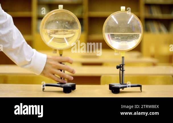Physics of lenses Stock Videos & Footage - HD and 4K Video Clips - Alamy