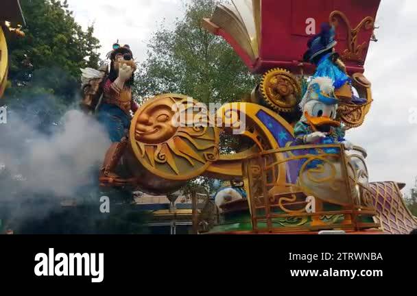 Marne La Valle France October 14 2018 Disneyland Parade With