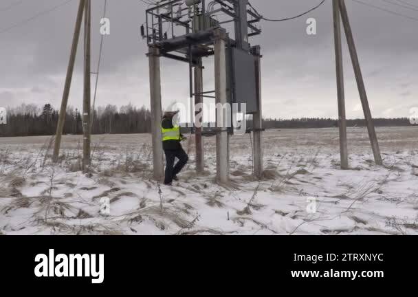 Under power lines Stock Videos & Footage - HD and 4K Video Clips - Alamy