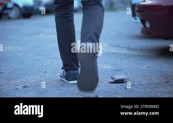 Return lost wallet Stock Videos & Footage - HD and 4K Video Clips - Alamy
