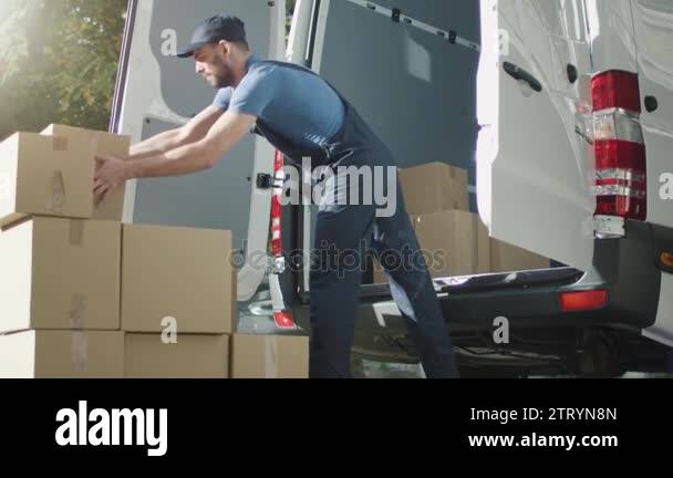 Mover boxes Stock Videos & Footage - HD and 4K Video Clips - Alamy