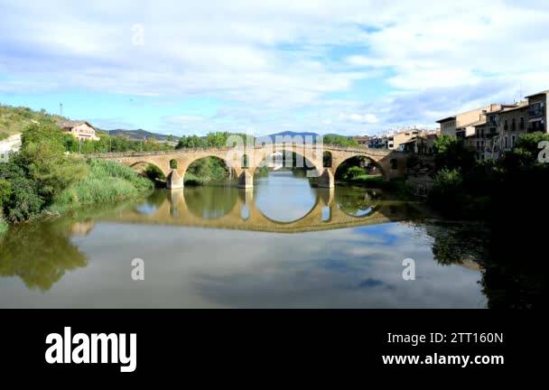 Queen bridge Stock Videos & Footage - HD and 4K Video Clips - Alamy