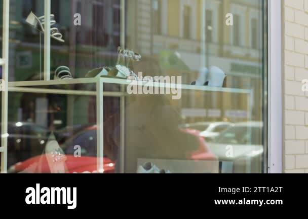 Luxury shop window Stock Videos & Footage - HD and 4K Video Clips - Alamy