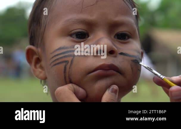 Traditional face painting papua new Stock Videos & Footage - HD and 4K ...