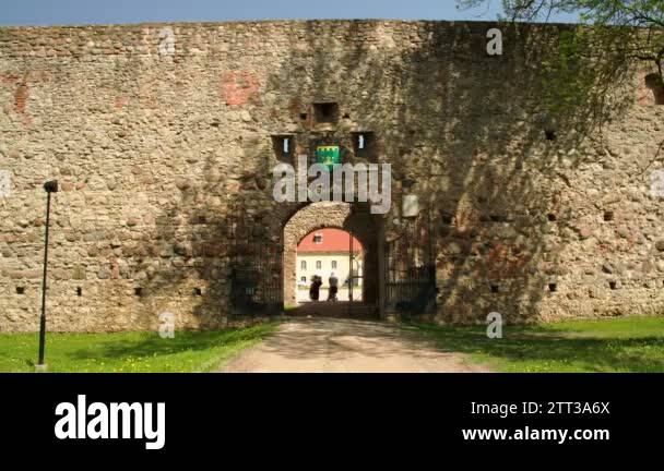 Castle gate open Stock Videos & Footage - HD and 4K Video Clips - Alamy