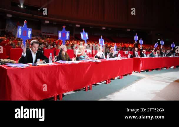 Tablets student Stock Videos & Footage - HD and 4K Video Clips - Alamy