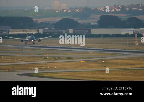 Boeing 787 dreamliner fuselage Stock Videos & Footage - HD and 4K Video ...