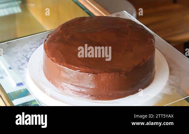 Symmetry tool Stock Videos & Footage - HD and 4K Video Clips - Alamy