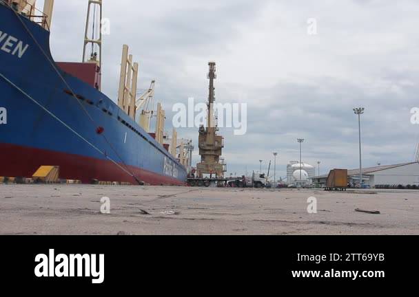 Loading at jetty Stock Videos & Footage - HD and 4K Video Clips - Alamy