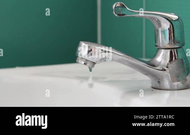 Water dripping Stock Videos & Footage - HD and 4K Video Clips - Alamy