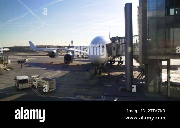 Jet plane passengers getting off Stock Videos & Footage - HD and 4K ...