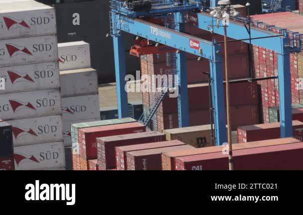 China containers crane Stock Videos & Footage - HD and 4K Video Clips ...