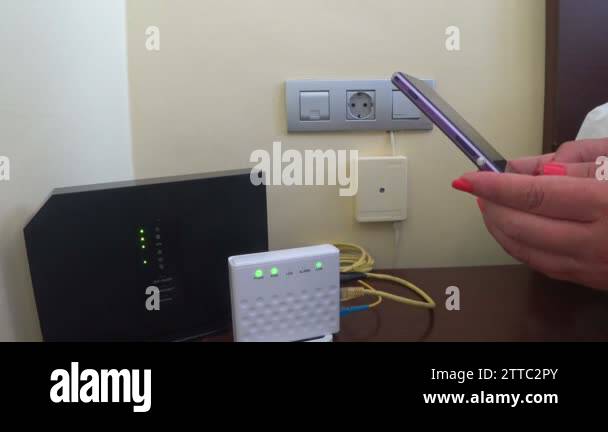 Router wireless transmission Stock Videos & Footage - HD and 4K Video ...