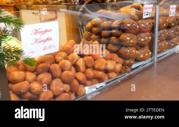 Traditional Christmas Nuremberg chocolate and ginger gingerbread and ...
