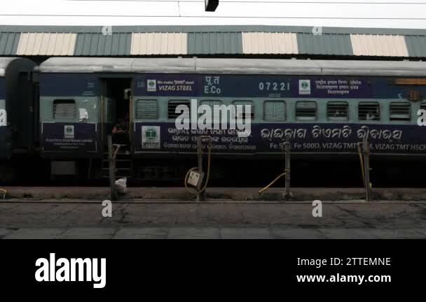 Delhi jaipur train Stock Videos & Footage - HD and 4K Video Clips - Alamy