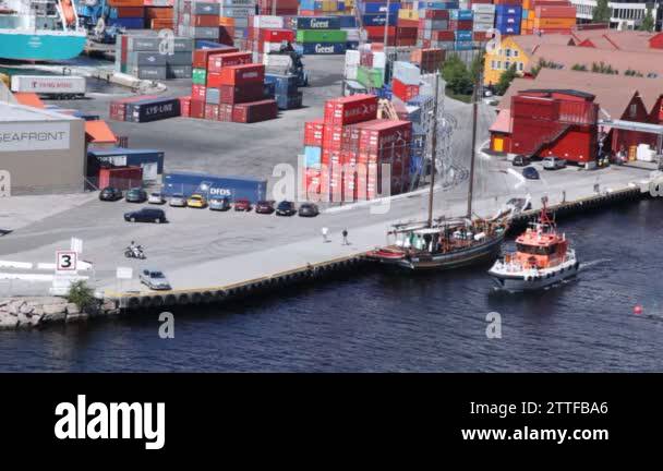 Shipping containers line terminal Stock Videos & Footage - HD and 4K ...