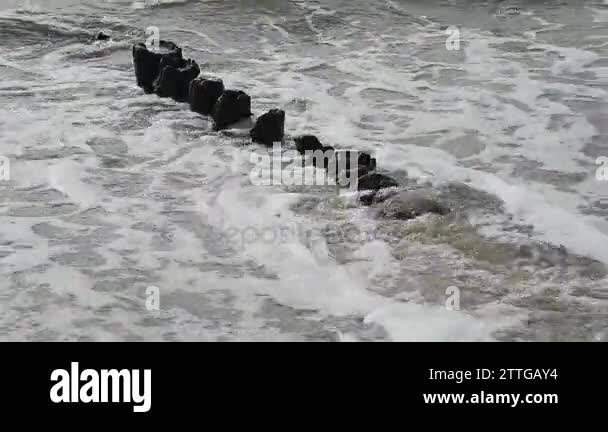 Breaker waves Stock Videos & Footage - HD and 4K Video Clips - Alamy