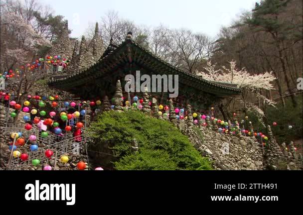Jinan temple Stock Videos & Footage - HD and 4K Video Clips - Alamy