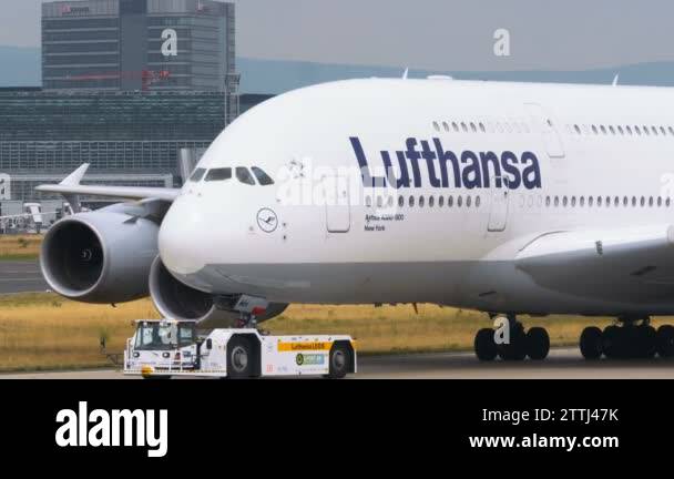 Airbus a380 wing transportation Stock Videos & Footage - HD and 4K ...