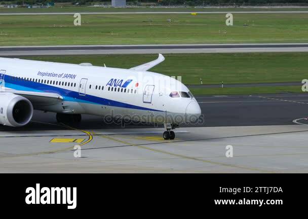 All nippon airways Stock Videos & Footage - HD and 4K Video Clips - Alamy