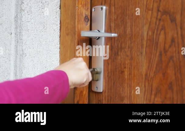 Do not disturb door Stock Videos & Footage - HD and 4K Video Clips - Alamy